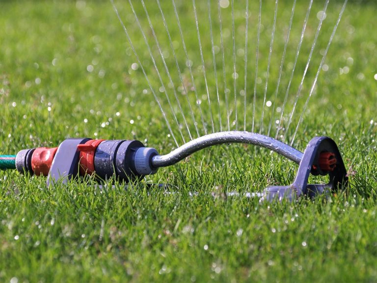 9 Best Oscillating Sprinklers Reviewed (Summer 2026)